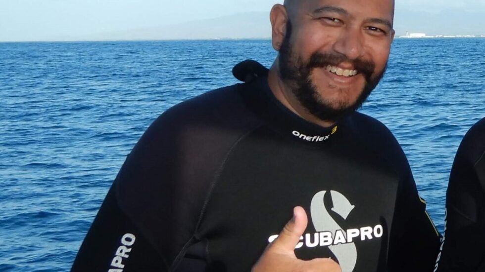 Aaron Archuleta - Roundhouse Aquarium Teaching Center - Manhattan Beach ...